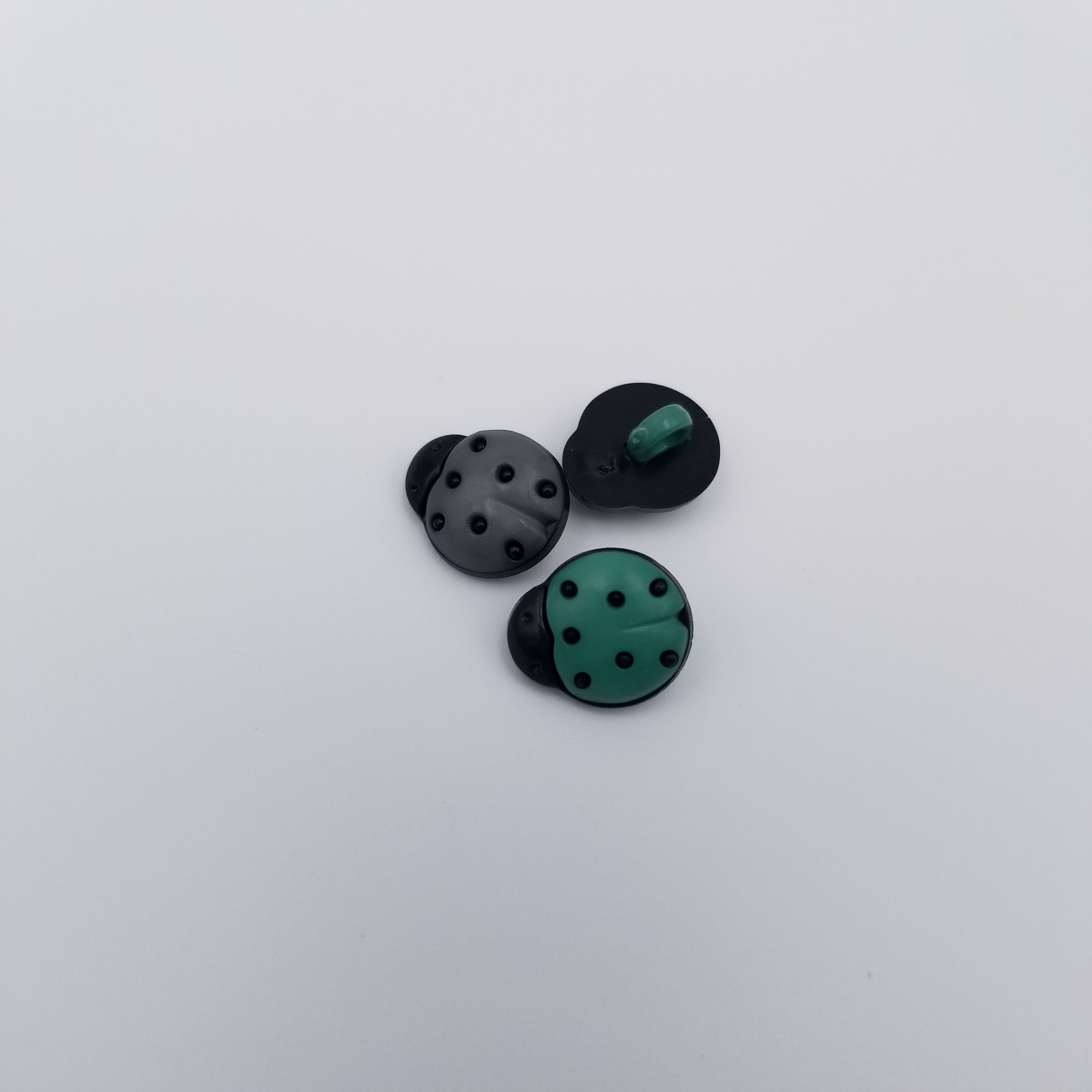 Small ladybug button – Sit 'n Knit